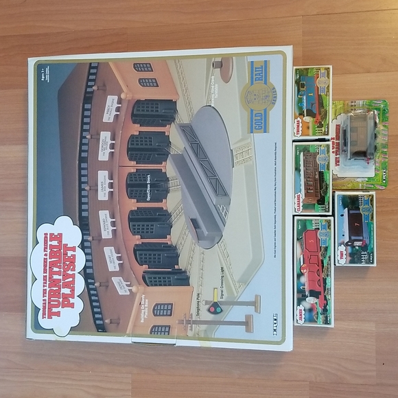 Thomas & Friends | Toys | Nwt Thomas The Tank Engine Turntable Playset ...